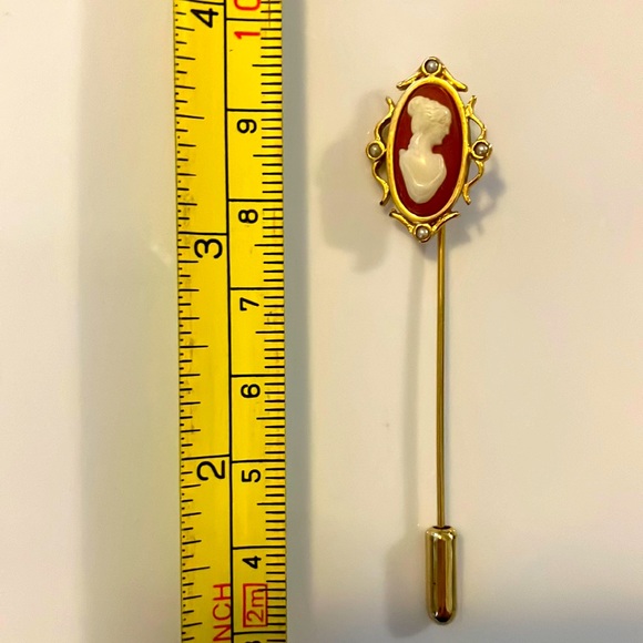 Avon | Jewelry | Ladies Beautiful Vintage Avon Cameo Pin Jewelry | Poshmark
